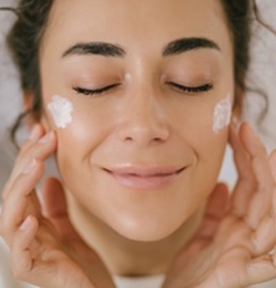 Creme para o rosto: qual o melhor e como usar?